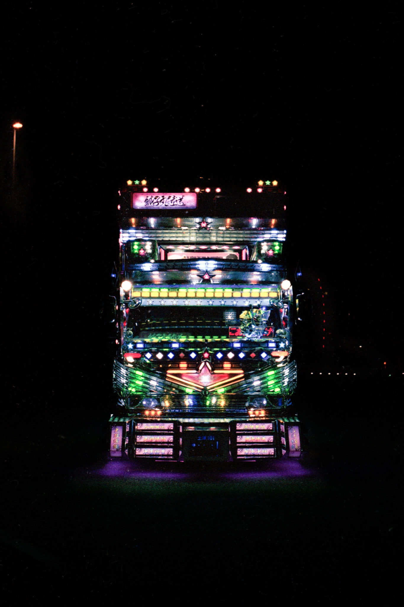 Decotora: The Japanese Art of Decorating Trucks｜NUTS.TOKYO